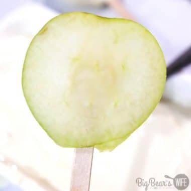 Mummy Apple Slices #HalloweenTreatsWeek - Big Bear's Wife